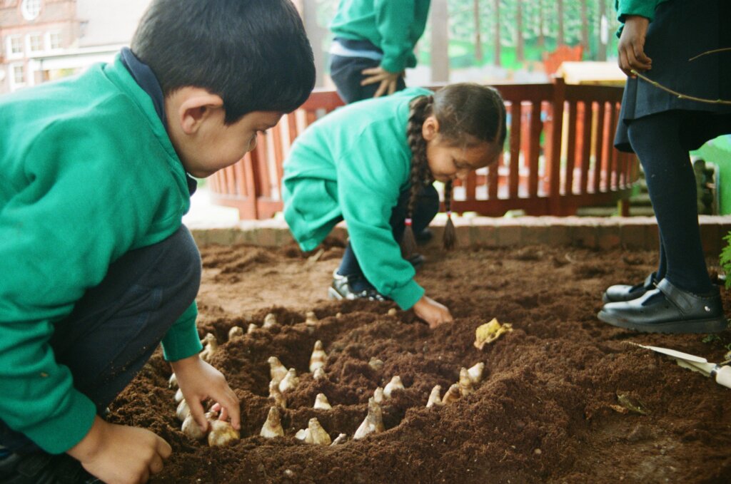 Do not step on the Flwowos (Flowers) - Camden Art Centre